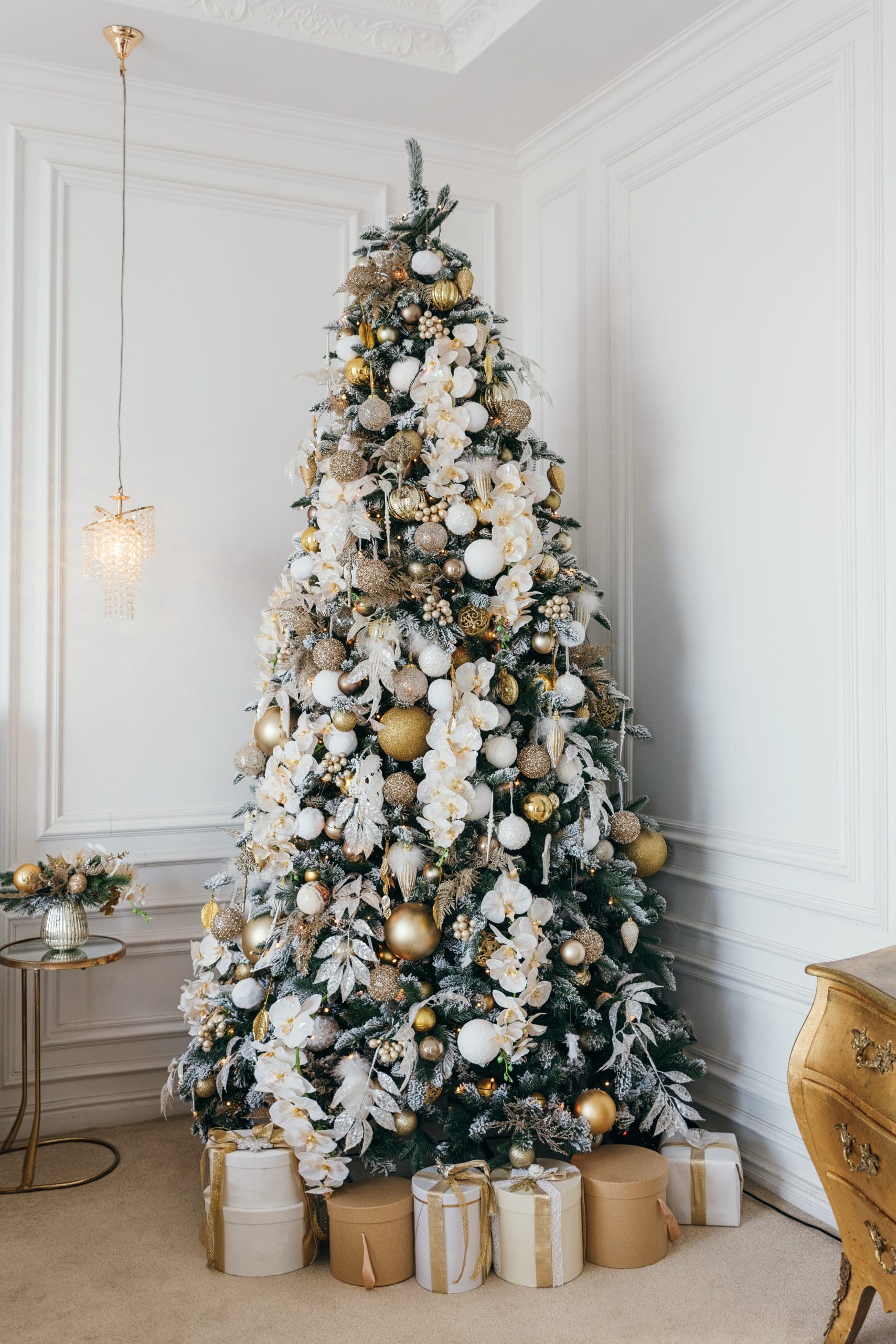 Christmas Decorating Themes for Your Home - Love Remodeled